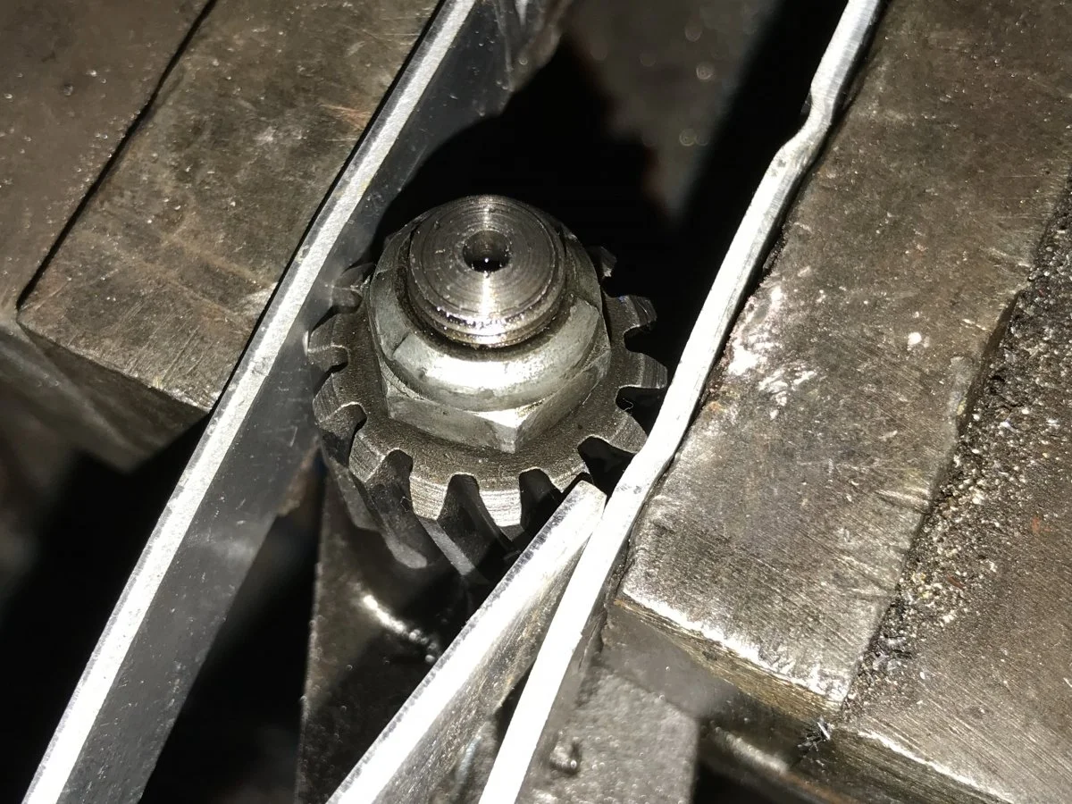 How to tighten the oil pump shaft lock nut? | Page 2 | Access Norton