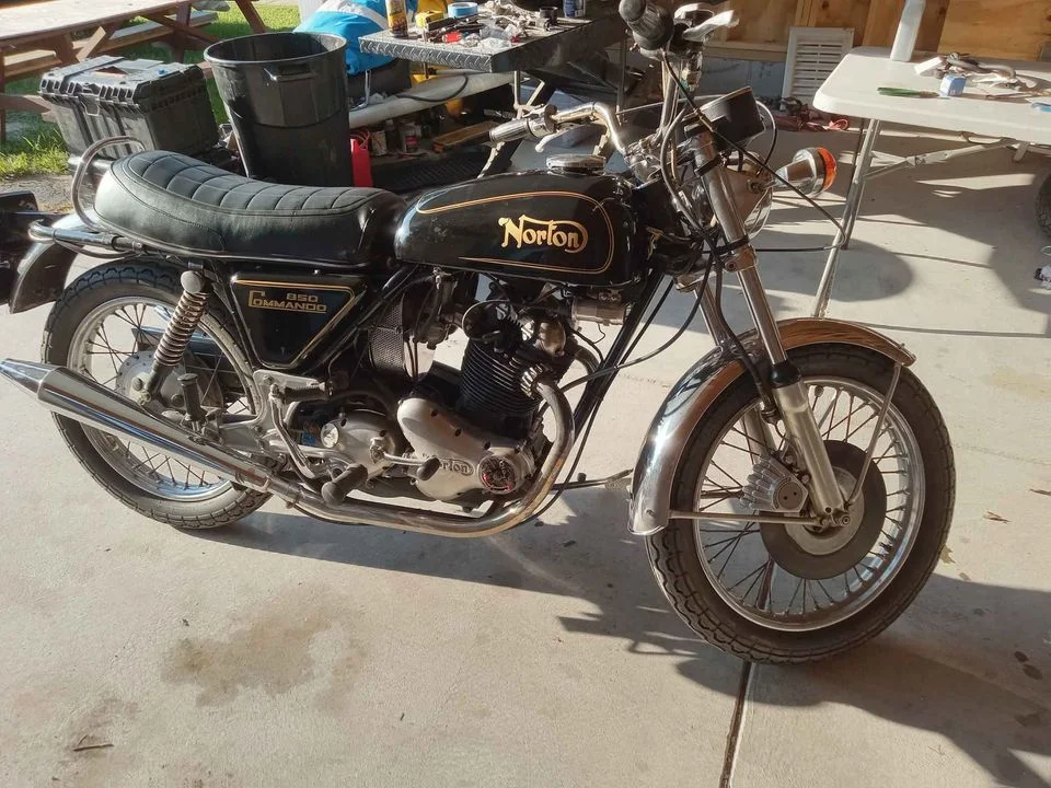 1974 Highrider in black and stripes? | Access Norton