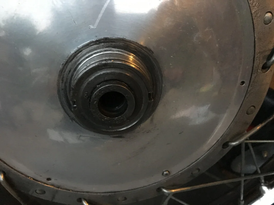 750 commando rear wheel play and grease. | Access Norton