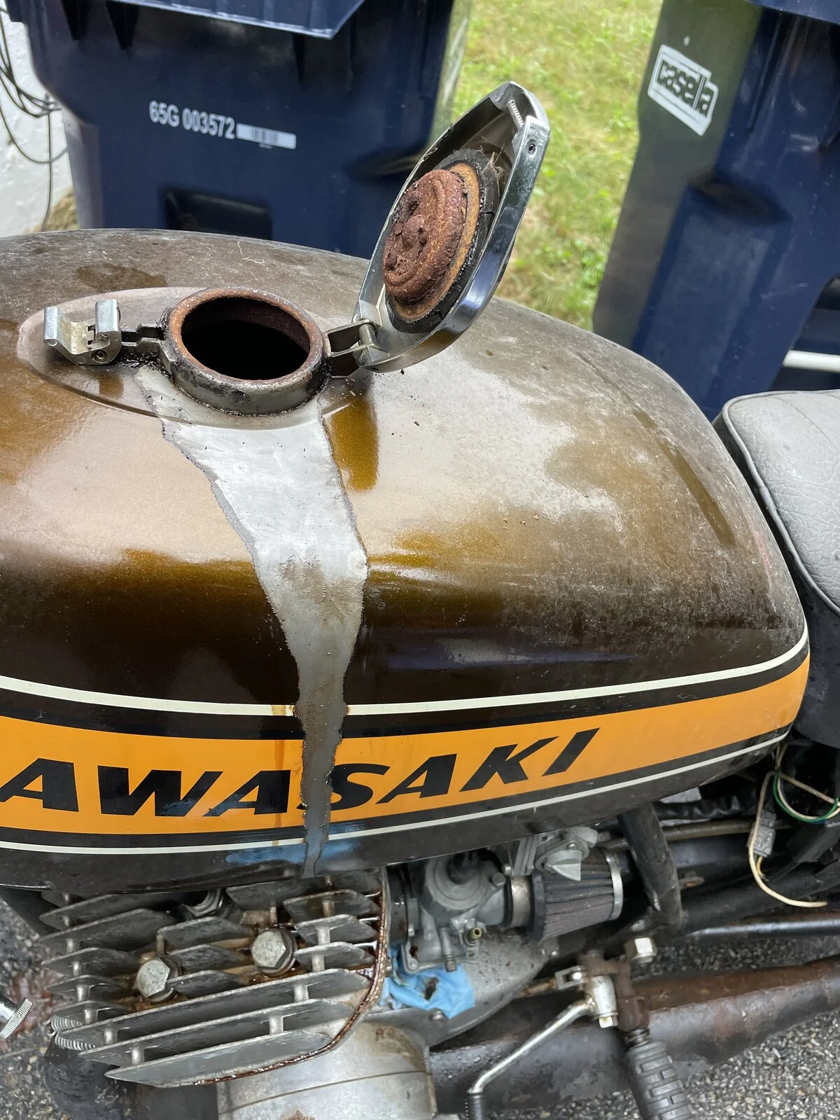 Rusty bike fuel tanks | Access Norton