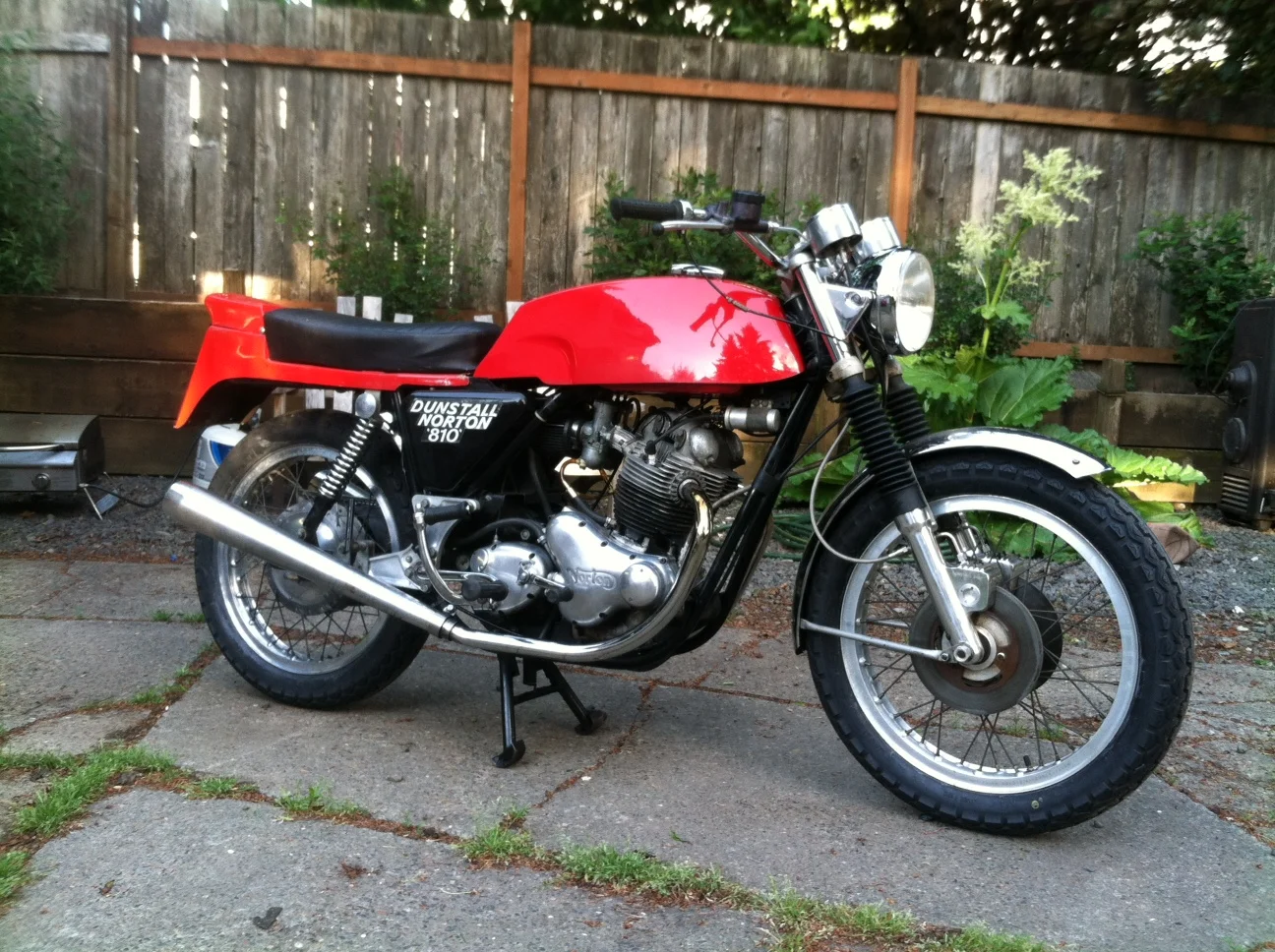 Dunstall exhaust/rearset mounts | Access Norton