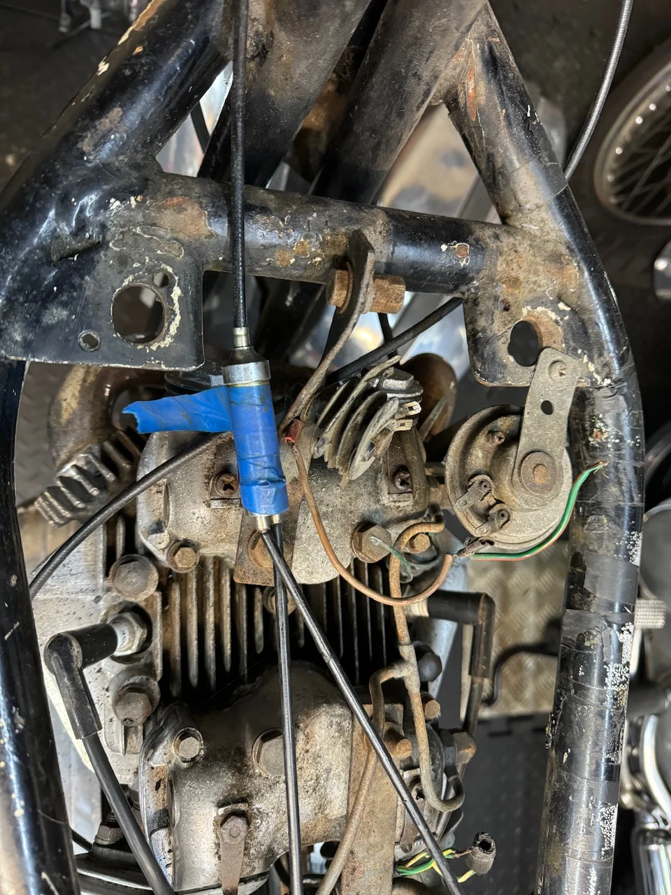 Triton T120R pre-unit engine | Access Norton