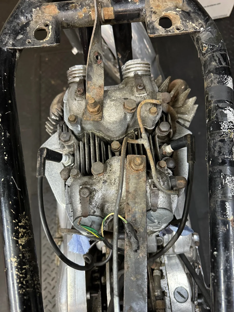 Triton T120R pre-unit engine | Access Norton