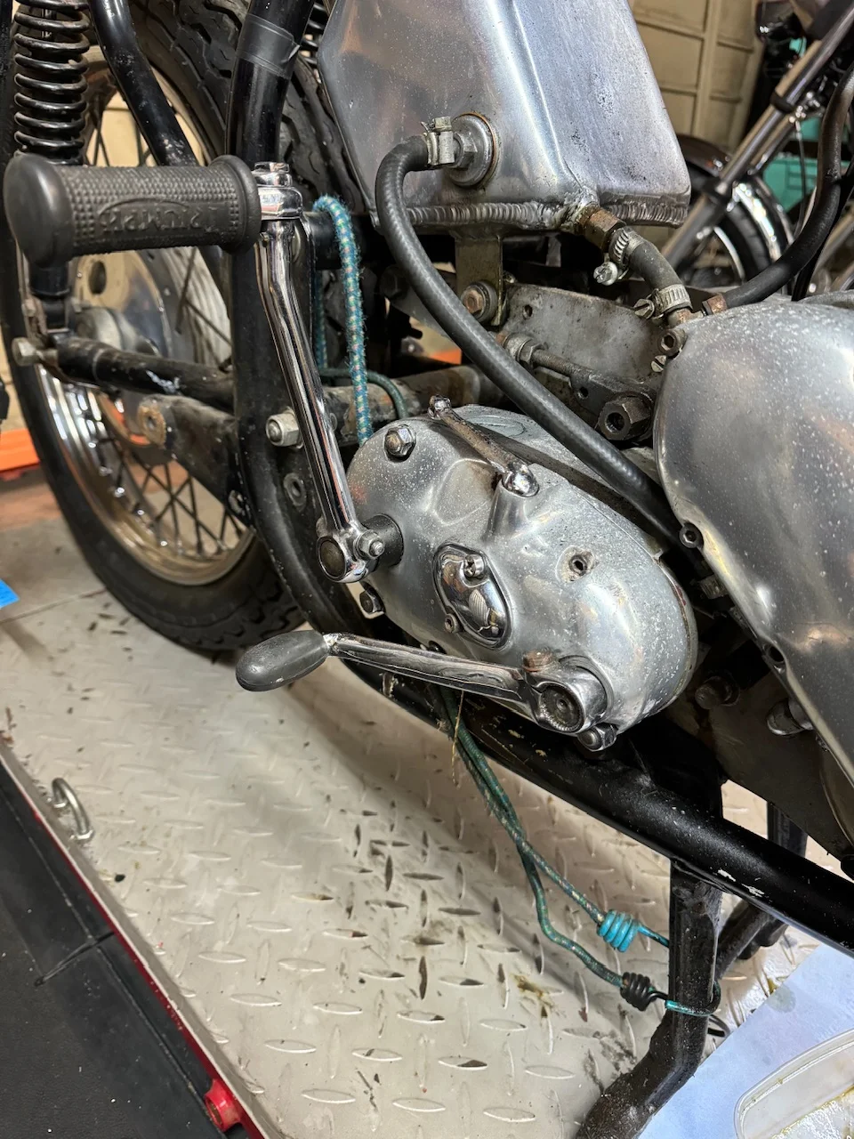 Triton T120R pre-unit engine | Access Norton